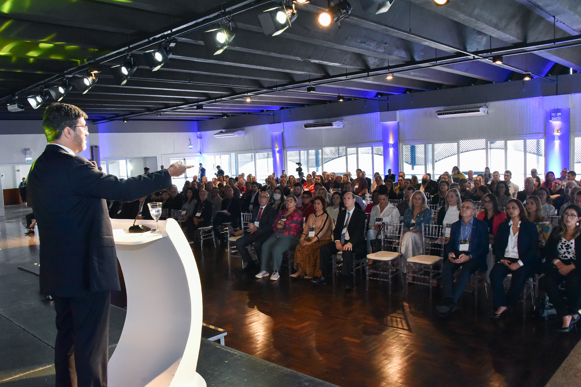 Presidente do TRT-4 fala sobre relações sindicais e de trabalho em ...