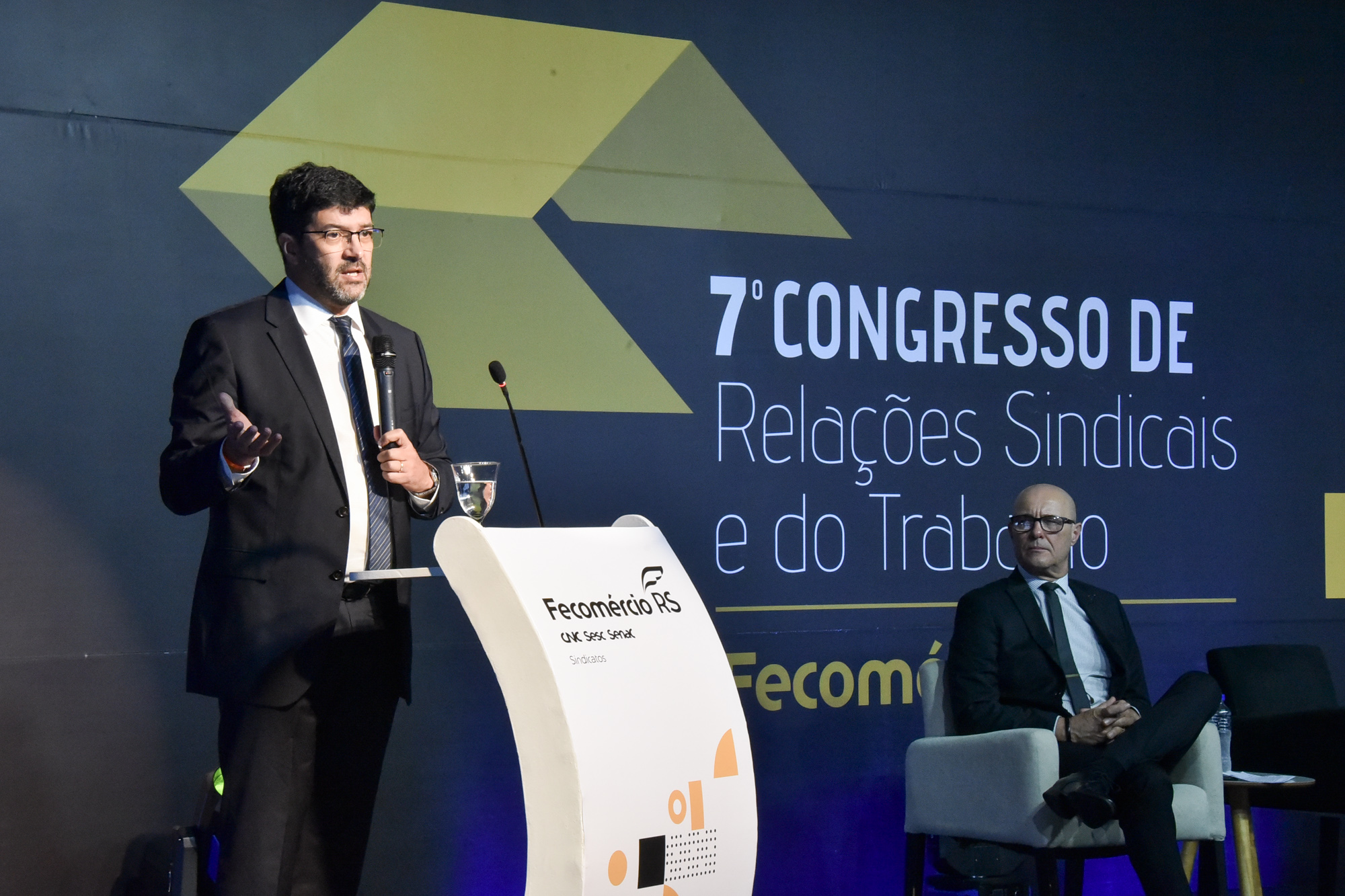 Presidente do TRT-4 fala sobre relações sindicais e de trabalho em ...